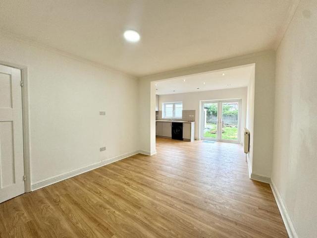 4 bedroom semi detached house to rent