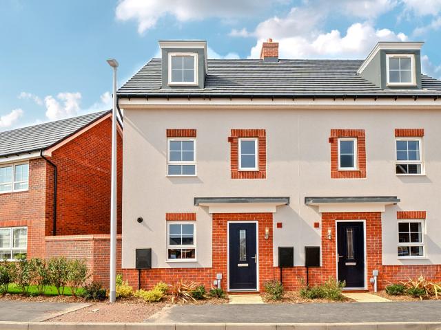 4 bedroom semi detached house to rent