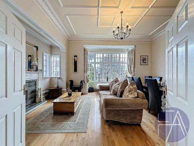 4 bedroom semi detached house to rent