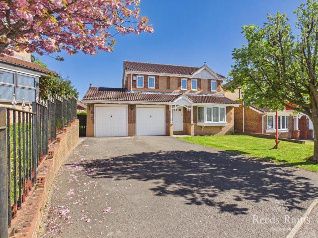 4 bedroom semi detached house to rent