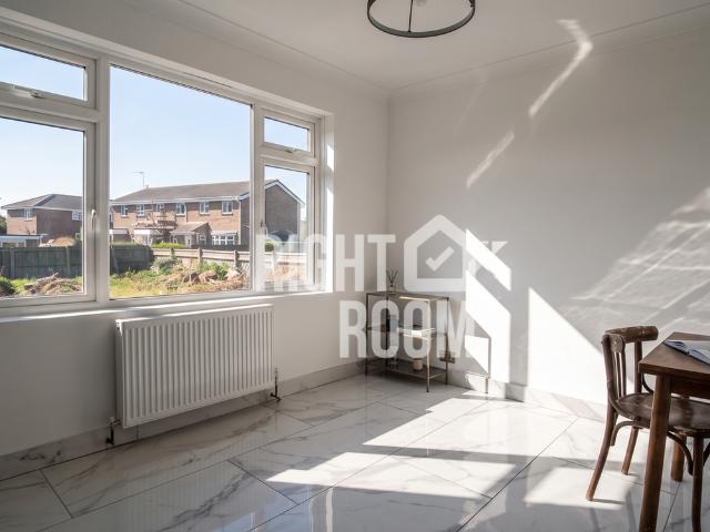 4 bedroom semi detached house to rent
