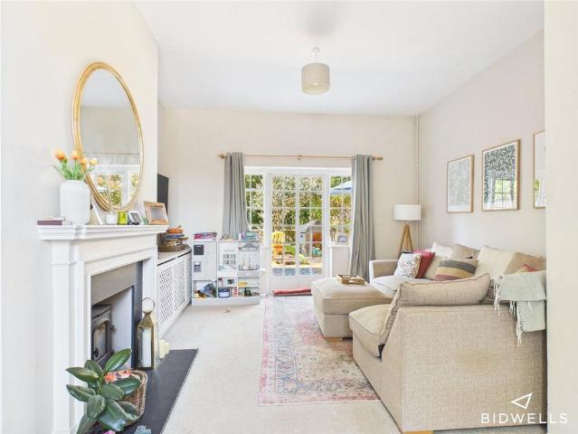 4 bedroom semi detached house to rent
