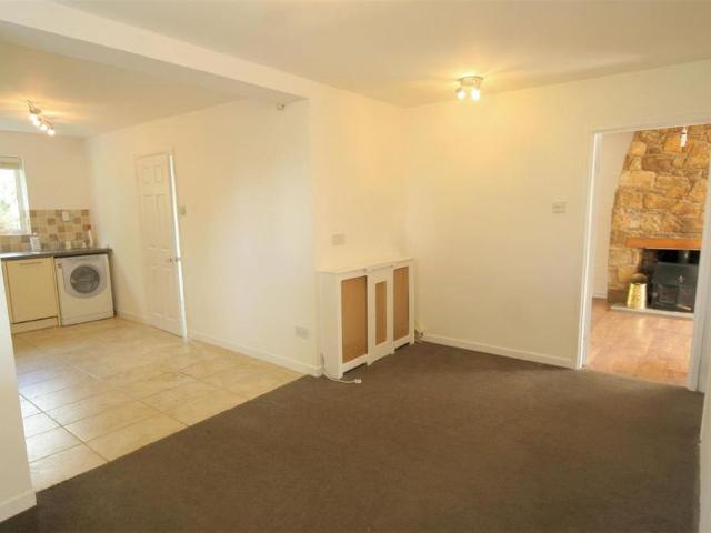 4 bedroom semi detached house to rent