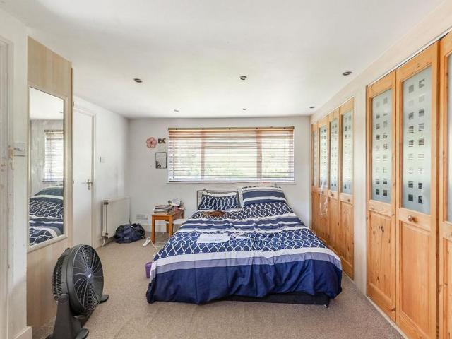 4 bedroom semi detached house to rent