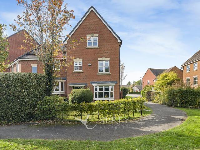 4 bedroom semi detached house to rent