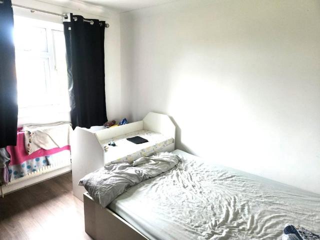 4 bedroom semi detached house to rent