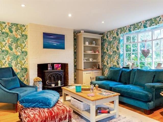 4 bedroom semi detached house to rent