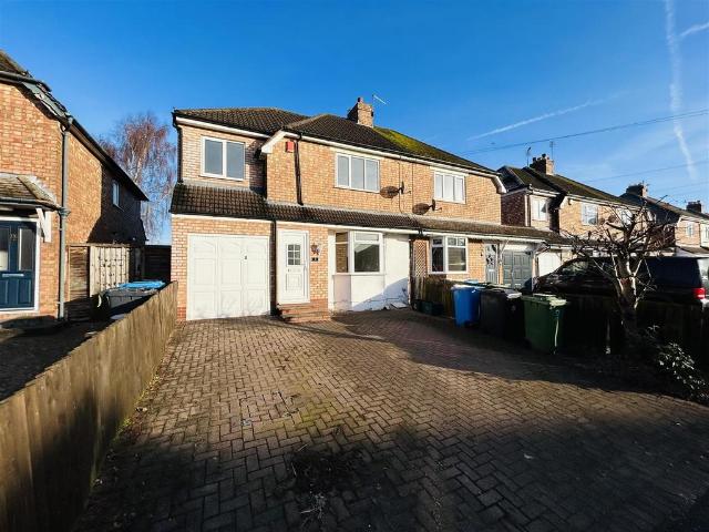 4 bedroom semi detached house to rent