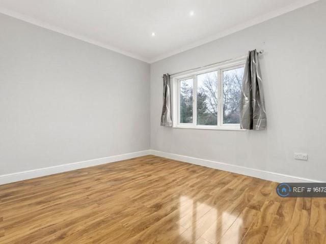 4 bedroom semi detached house to rent