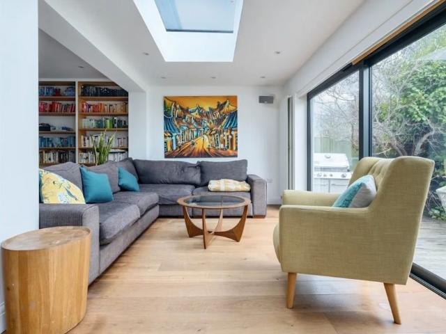 4 bedroom semi detached house to rent