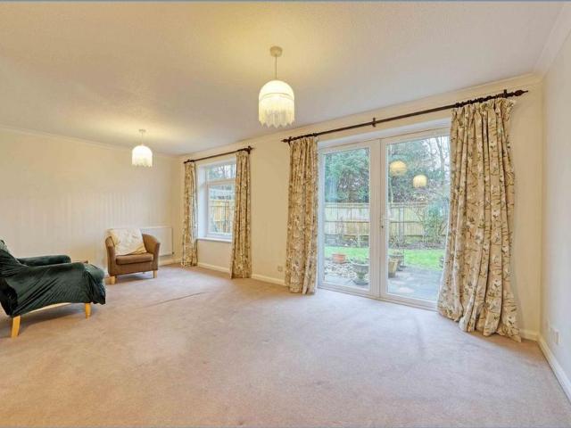 4 bedroom semi detached house to rent