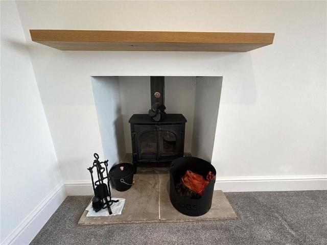 4 bedroom semi detached house to rent