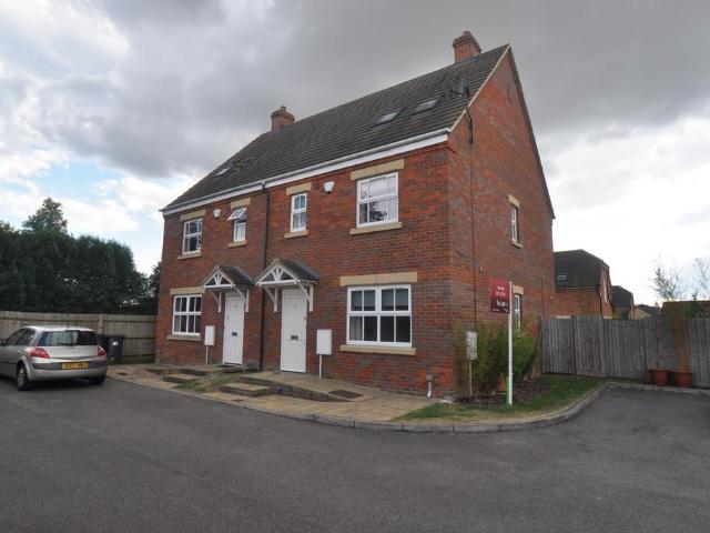 4 bedroom semi detached house to rent
