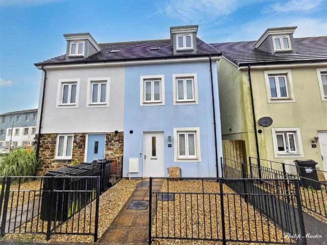 4 bedroom semi detached house to rent