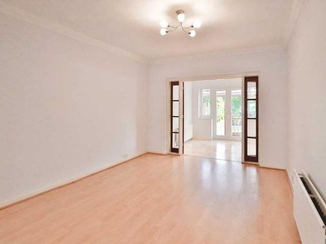 4 bedroom semi detached house to rent