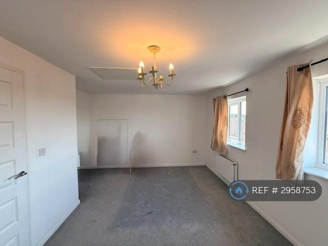 4 bedroom semi detached house to rent