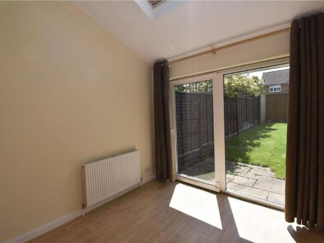 4 bedroom semi detached house to rent