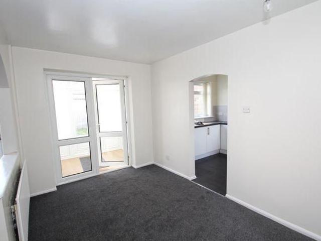 4 bedroom semi detached house to rent