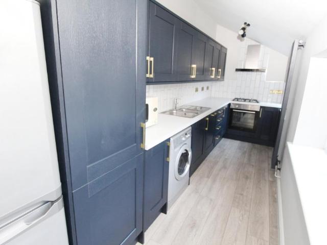1 bedroom semi detached house to rent