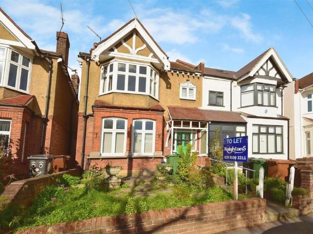 4 bedroom semi detached house to rent