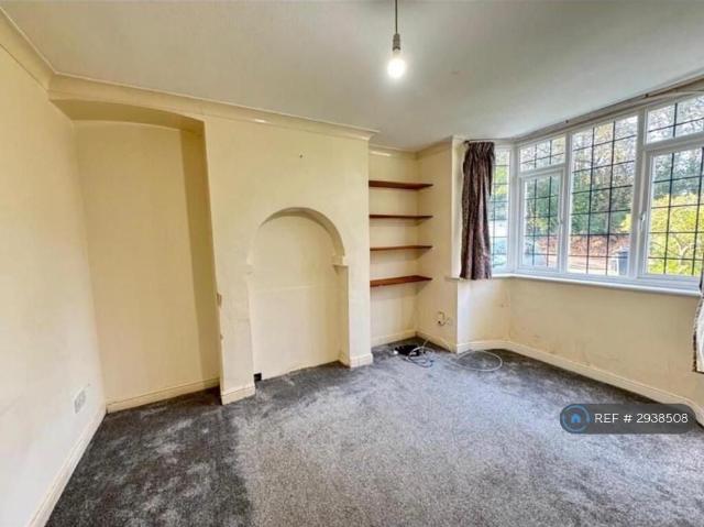4 bedroom semi detached house to rent