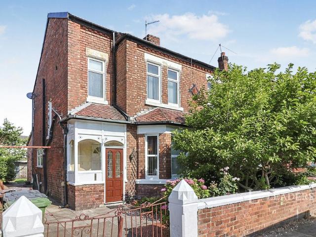 4 bedroom semi detached house to rent