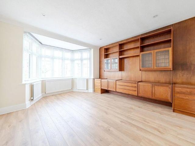 4 bedroom semi detached house to rent