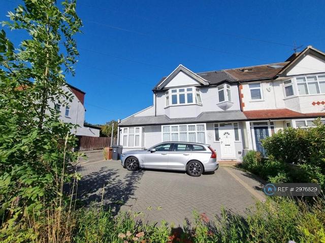4 bedroom semi detached house to rent