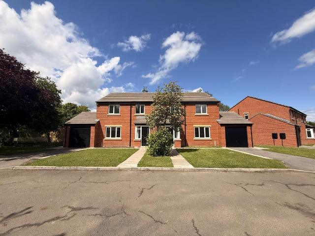 4 bedroom semi detached house to rent