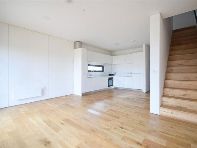 4 bedroom semi detached house to rent