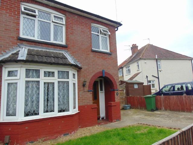 4 bedroom semi detached house to rent