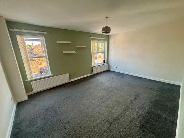 4 bedroom semi detached house to rent