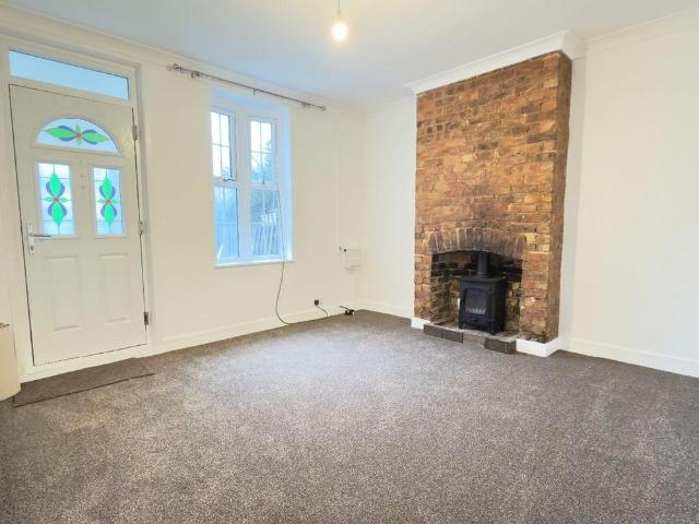 4 bedroom semi detached house to rent