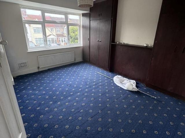 4 bedroom semi detached house to rent