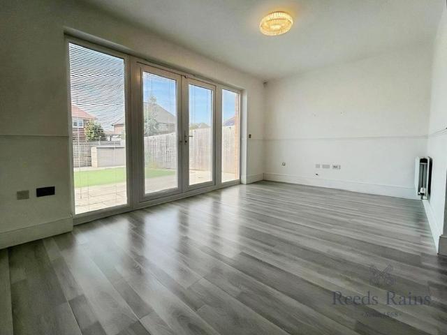 4 bedroom semi detached house to rent