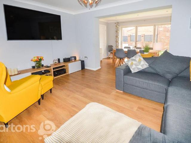 4 bedroom semi detached house to rent