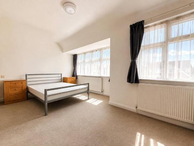 4 bedroom semi detached house to rent