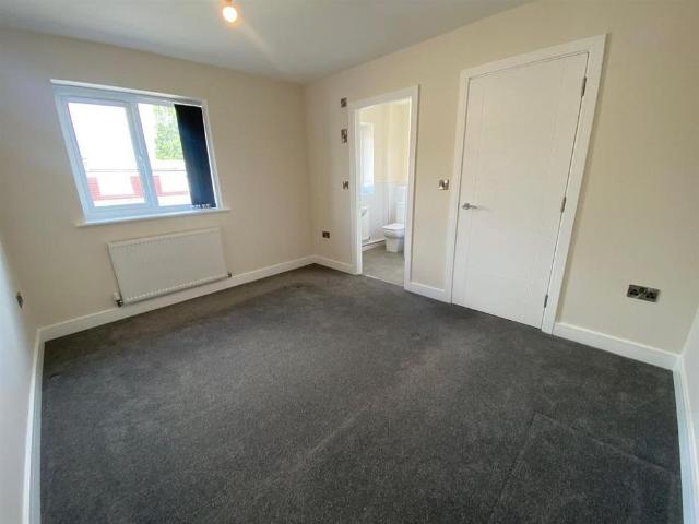 4 bedroom semi detached house to rent