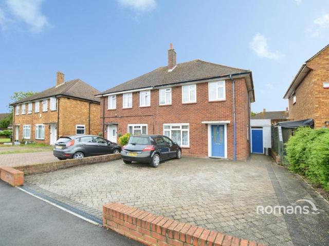4 bedroom semi detached house to rent