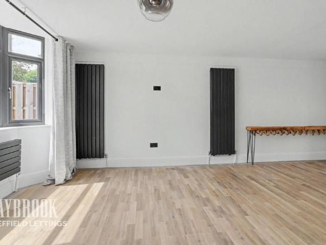 4 bedroom semi detached house to rent