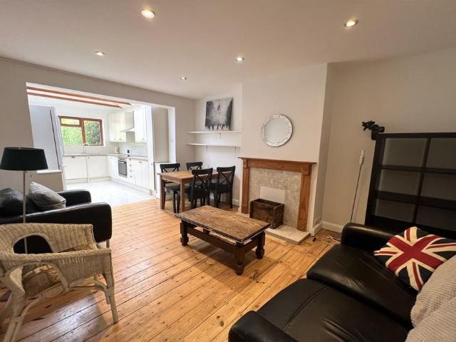 4 bedroom semi detached house to rent