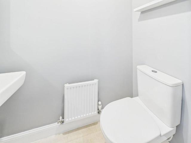 4 bedroom semi detached house to rent