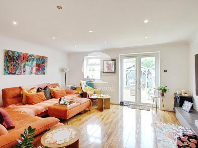 4 bedroom semi detached house to rent
