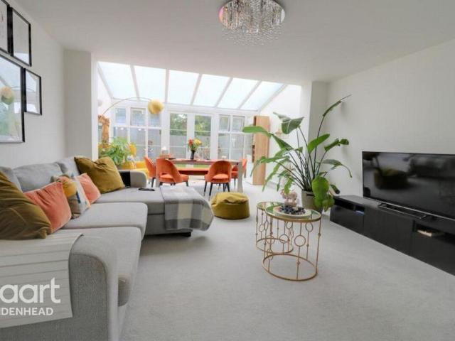 4 bedroom semi detached house to rent