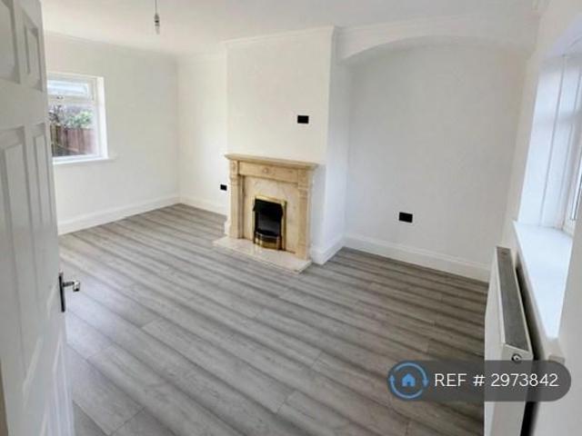 4 bedroom semi detached house to rent