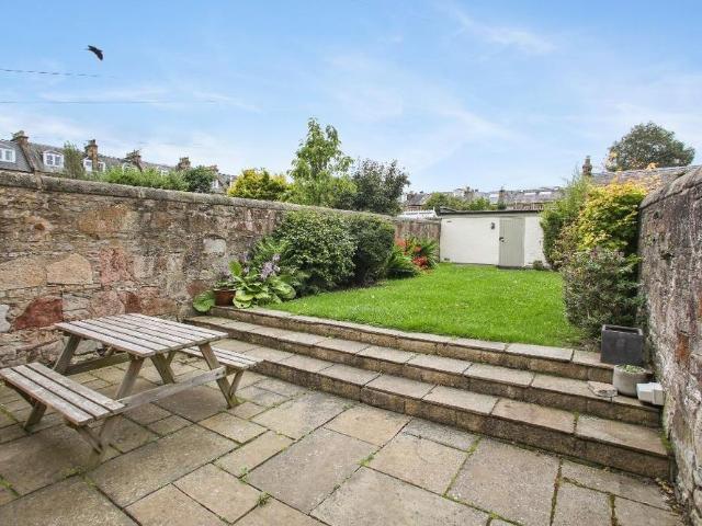 4 bedroom semi detached house to rent