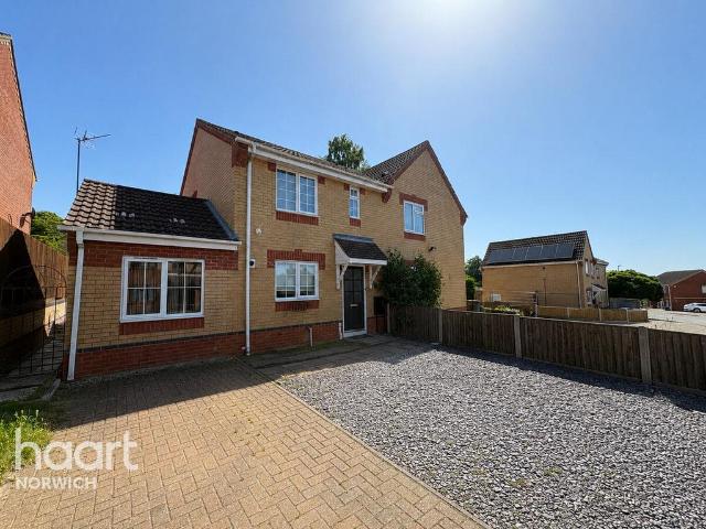 4 bedroom semi detached house to rent