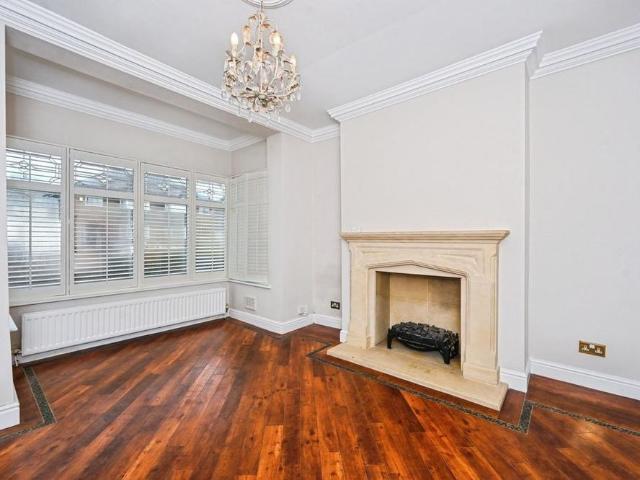 4 bedroom semi detached house to rent