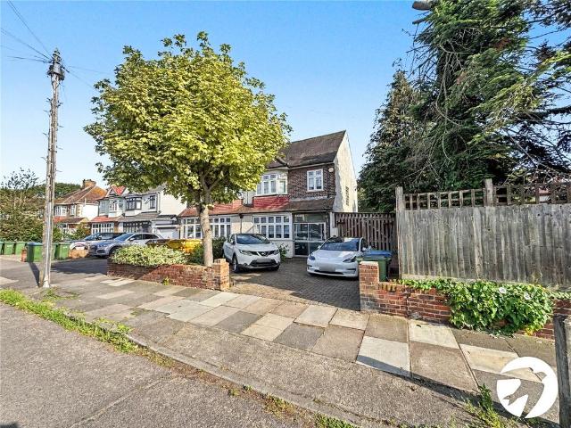 4 bedroom semi detached house to rent