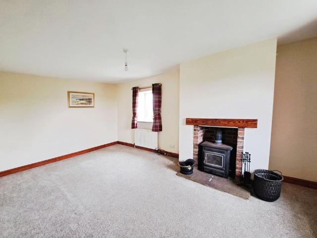 4 bedroom semi detached house to rent